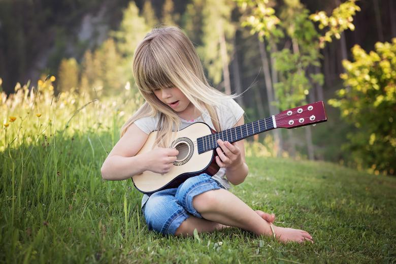 5 Easy Guitar Lessons for Children - Guitar Tuners